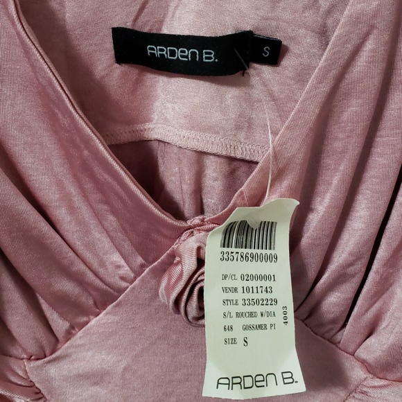 Arden B | Tops | Arden B Rose Top Small Nwt | Poshmark